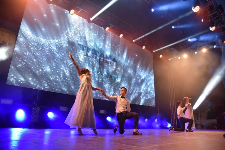 Shpallen fituesit e edicionit të tretë të “Tirana Art Fest”, ja kush ... Shpallen fituesit e edicionit të tretë të “Tirana Art Fest”, ja kush ...